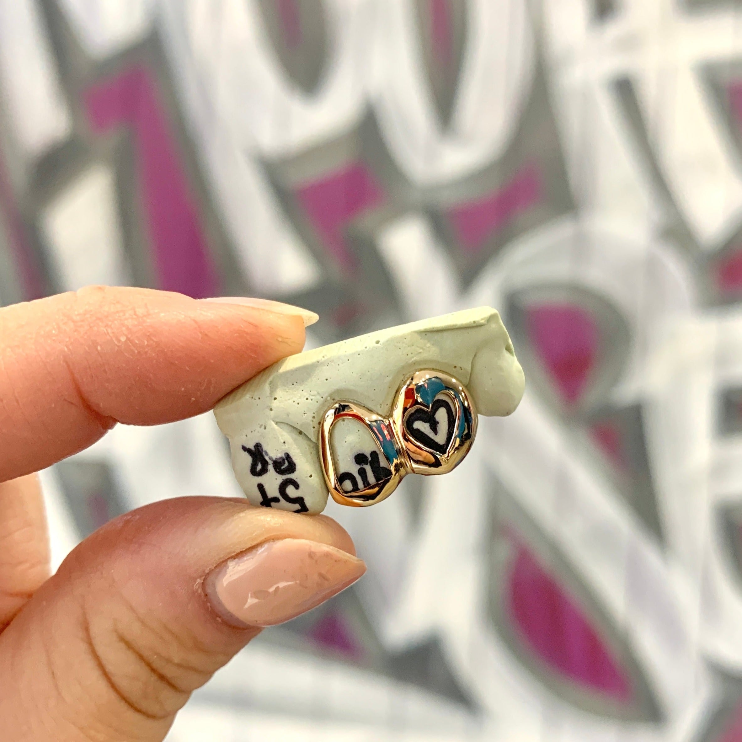 Mouth House - Custom Made Grillz, Tooth Gem Wholesale