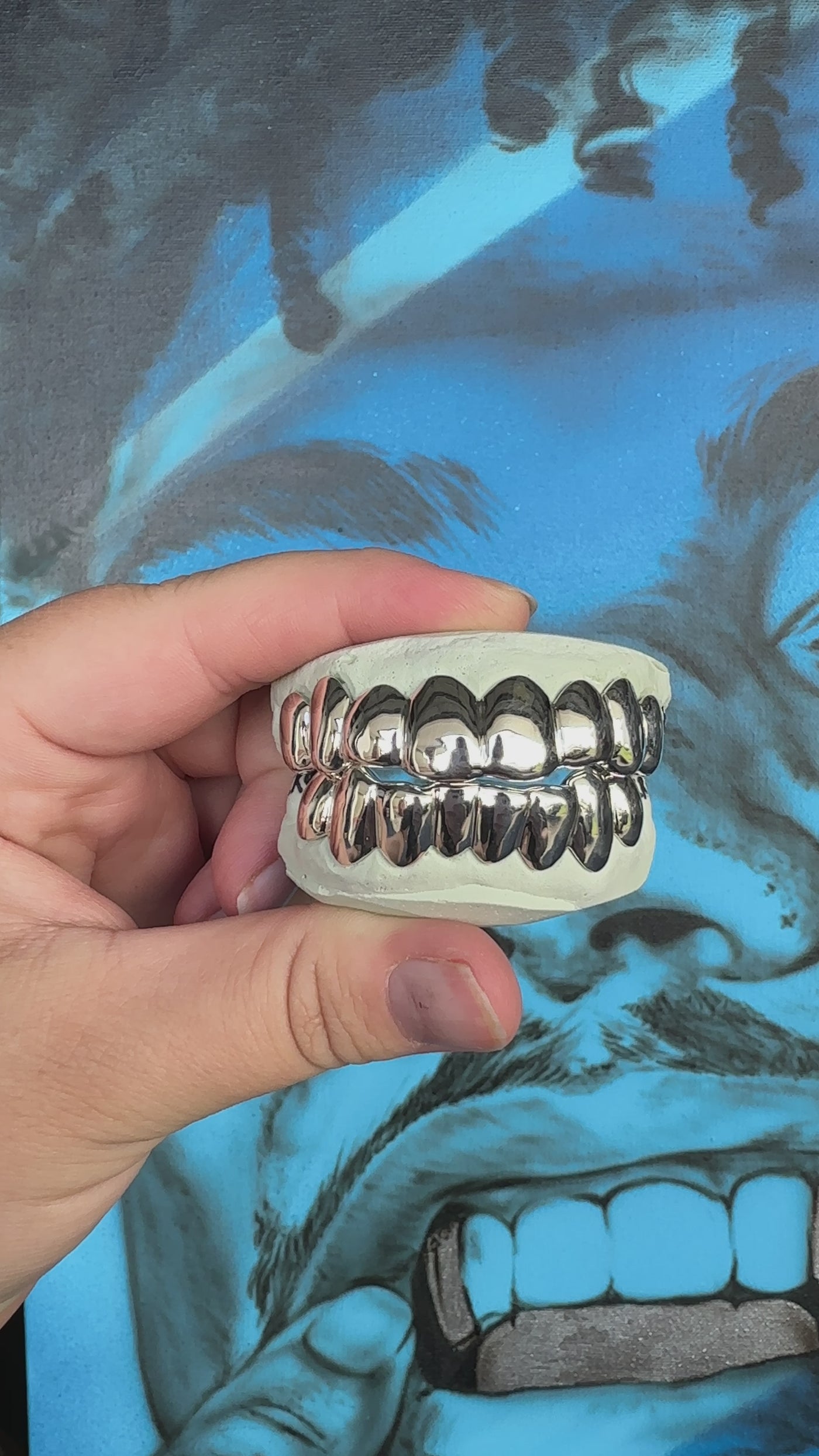 8 Piece Top & Bottom Grillz Set · Mouth House